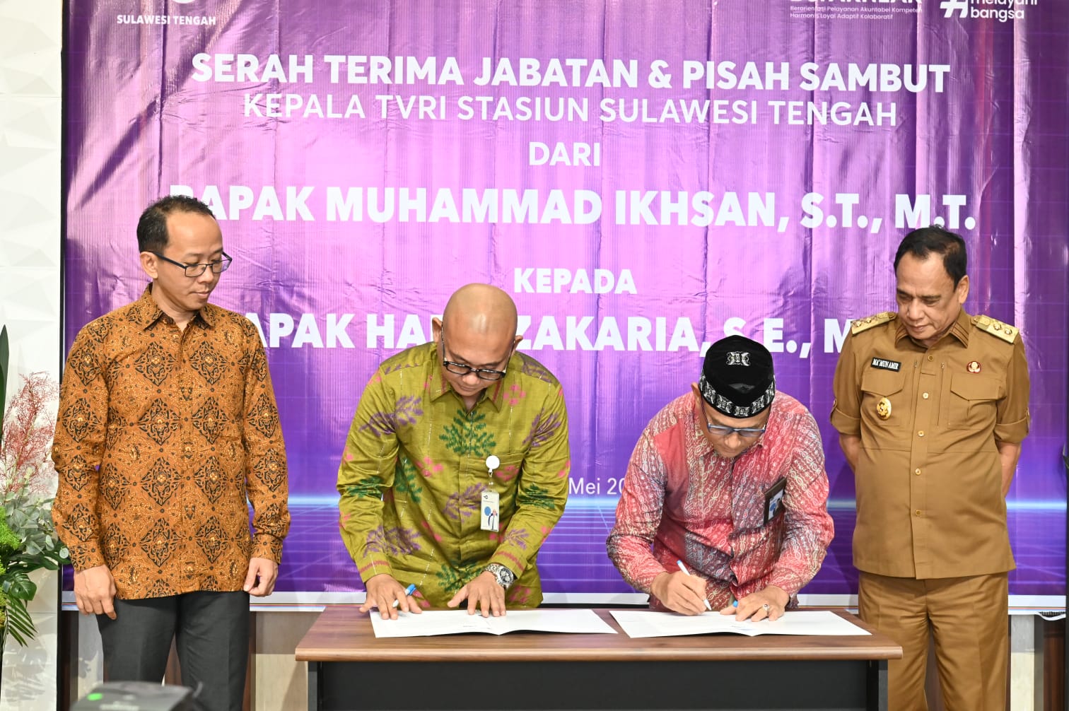 Haris Zakaria Resmi Jabat Kepala LPP TVRI Sulteng Gantikan Muhammad Ikhsan · Obormotindok.co.id ...